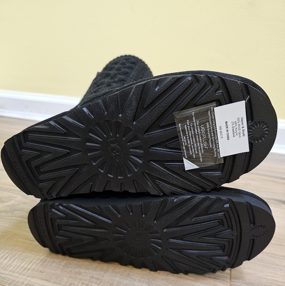 UGG | Shoes | Ugg Classic Cardi Cabled Knit Size Us 9 | Poshmark